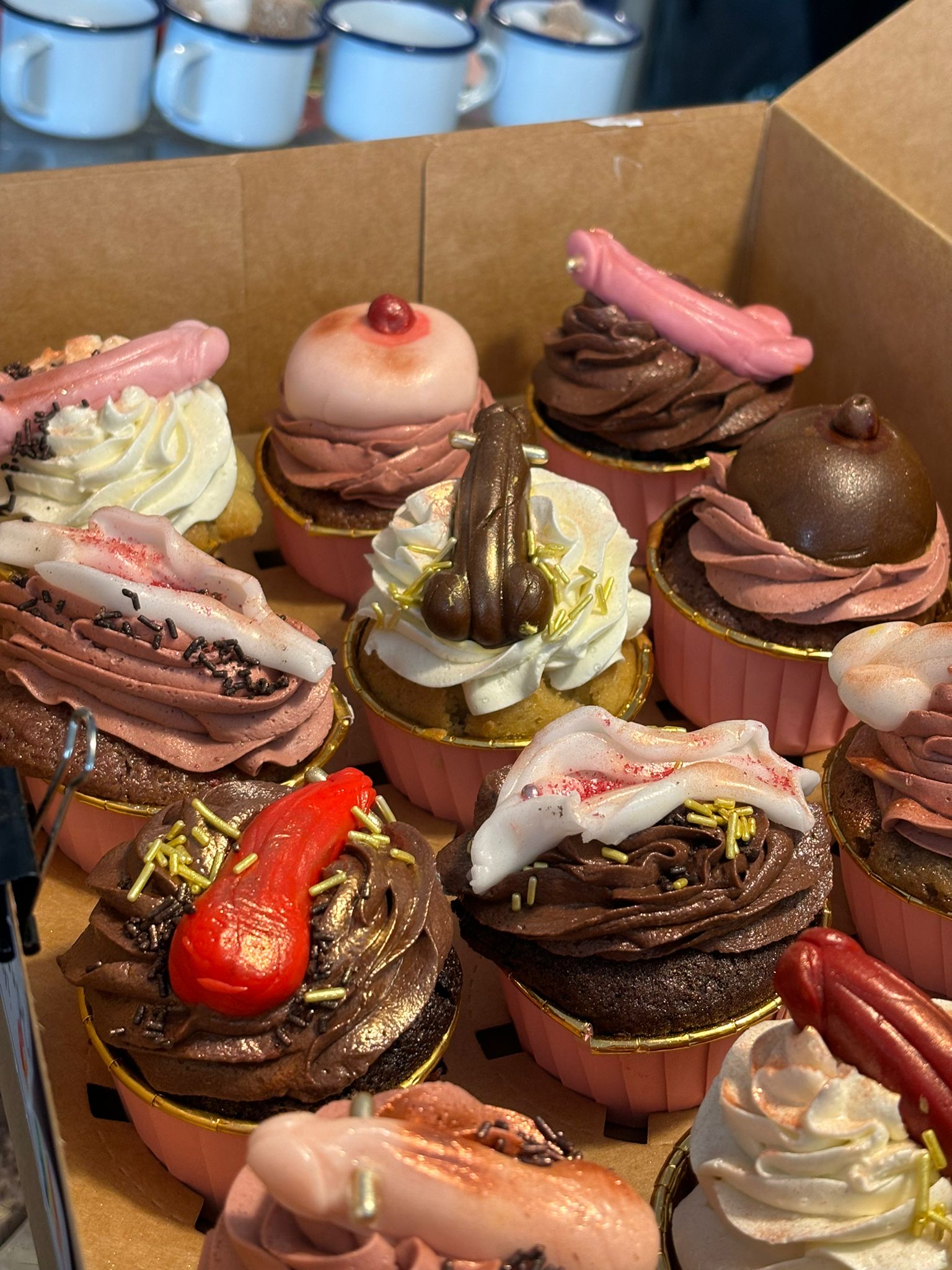 Slutcakes – Slightly Slutty Cupcakes for the Discretely Deviant
